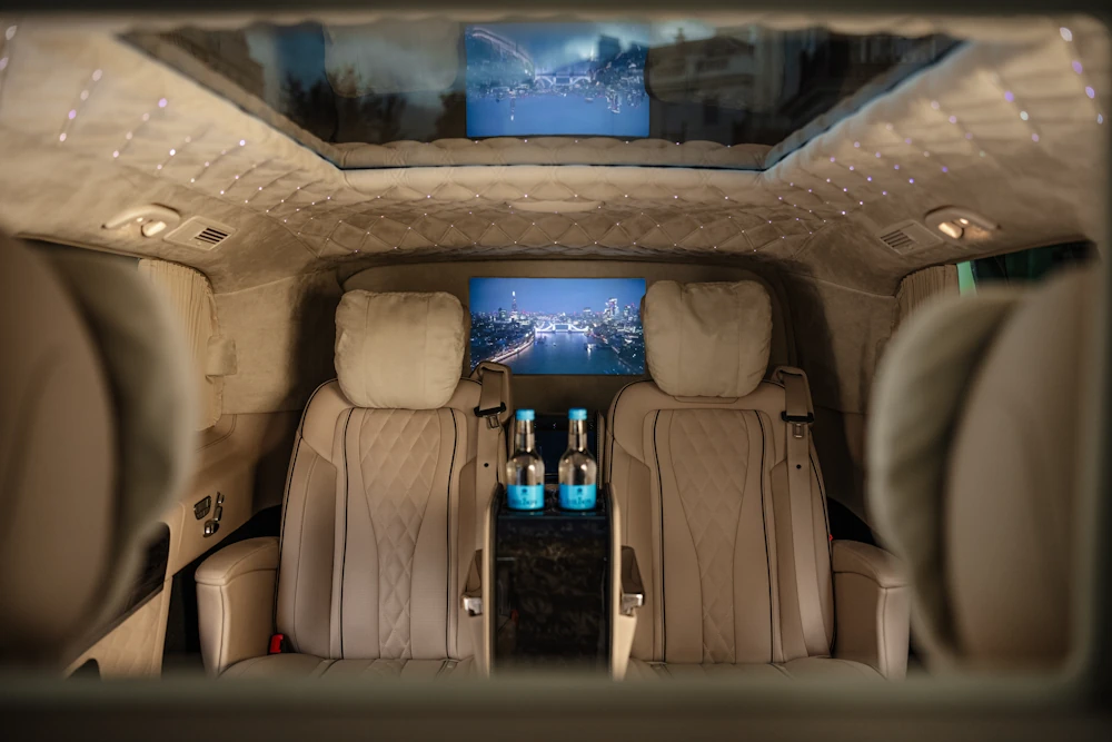 Luxury Chauffeur to Silverstone F1 | Senzati Jet Class Travel with Simber